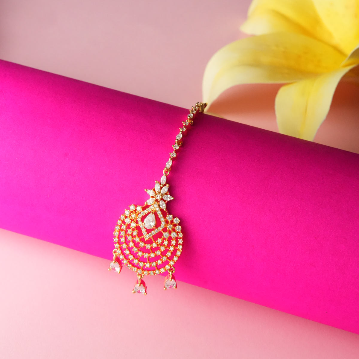 Maang Tikka for Wedding and Festive Occasions with Stunning Droplets ...